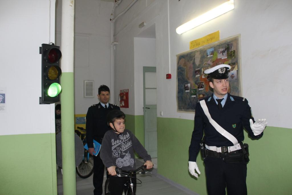 Η καλύτερη πίστα κυκλοφοριακής αγωγής, σε… ελληνικό σχολείο! - SUGAR ...